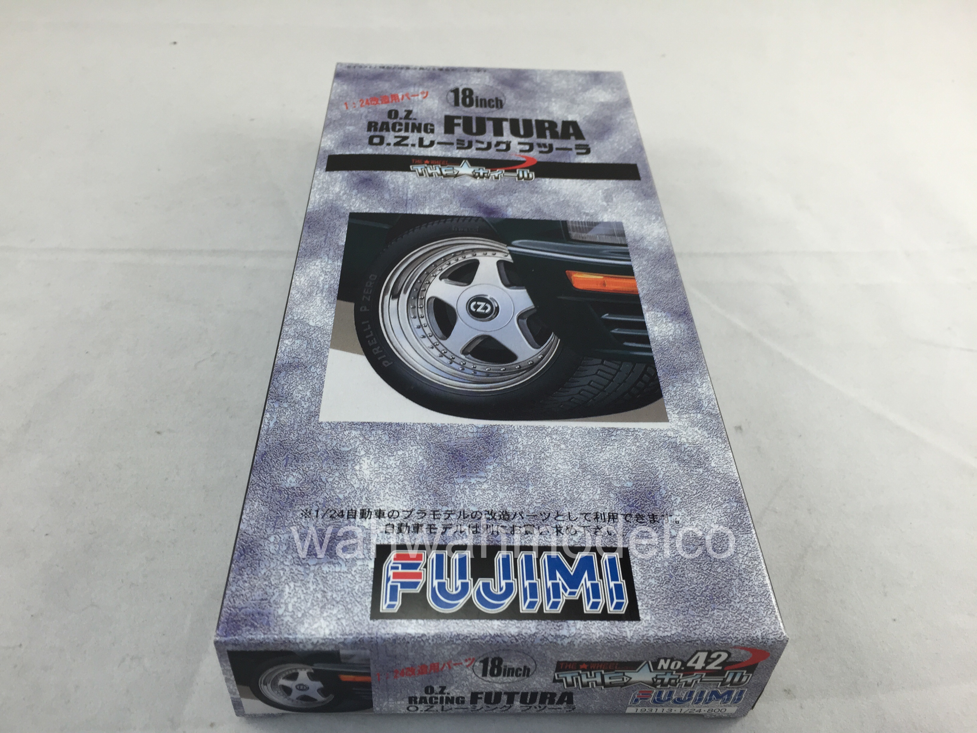 fujimi-193113-124-tw-42-18-inch-futura/
