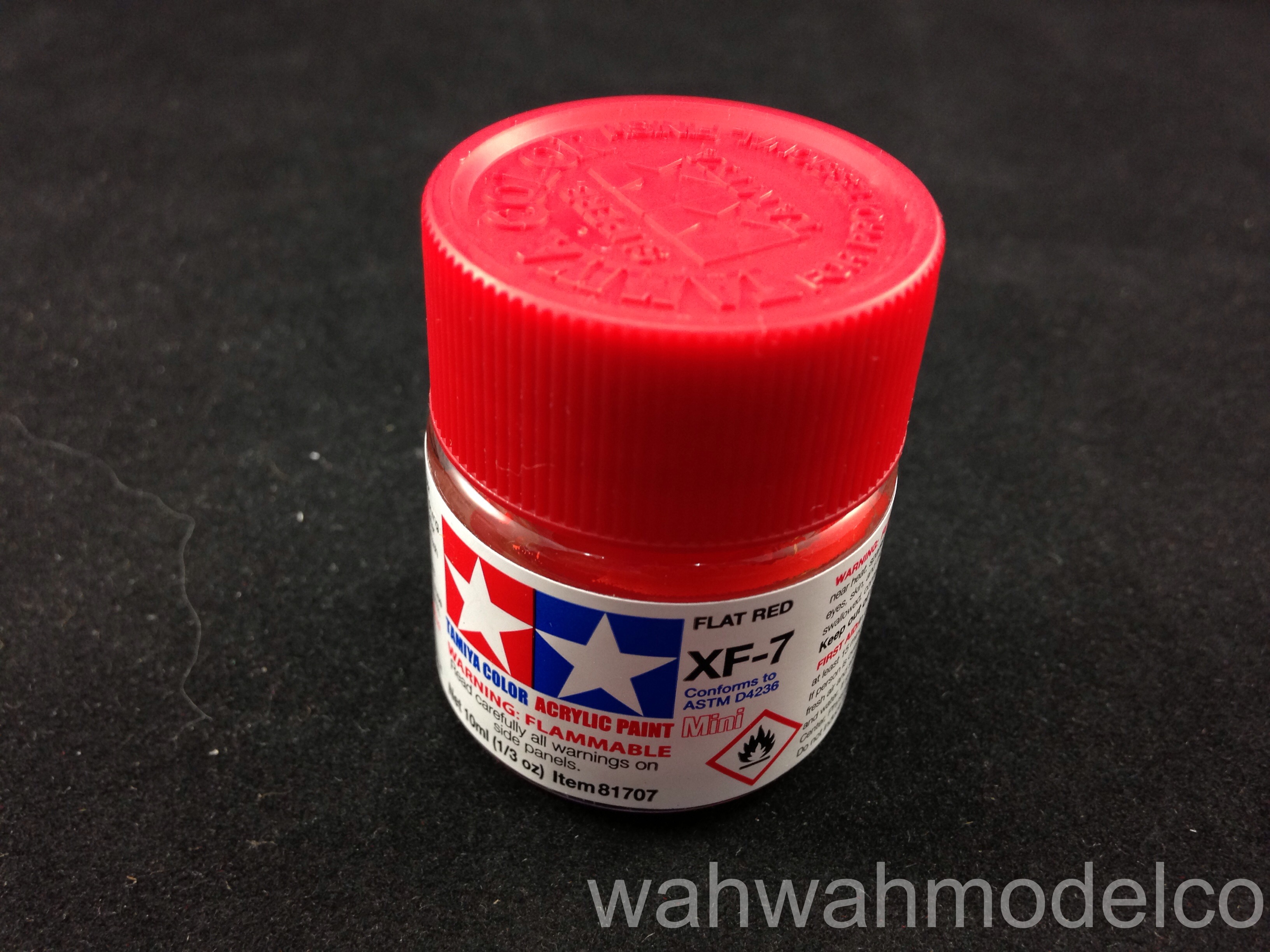 tamiya-81707-acrylic-mini-xf-7-flat-red-10ml-bottle/