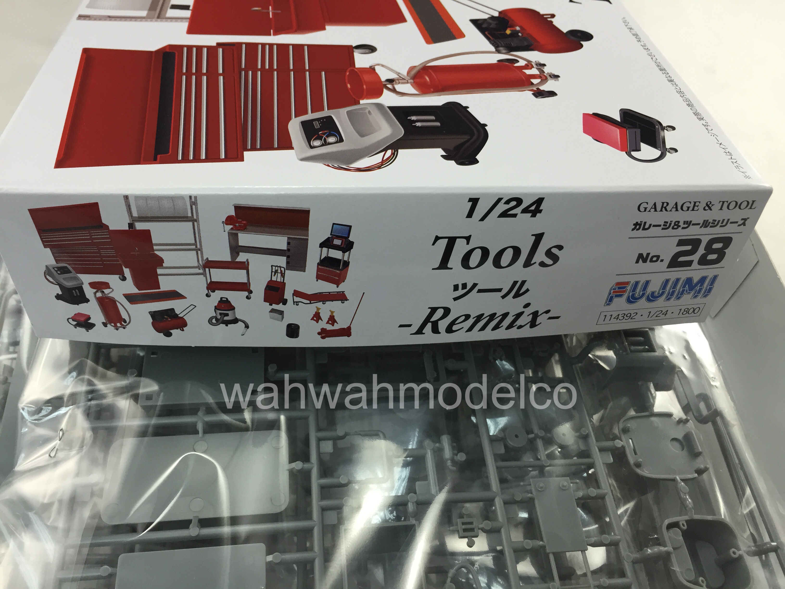 fujimi-114392-124-garage-tools-28-tools-remix/