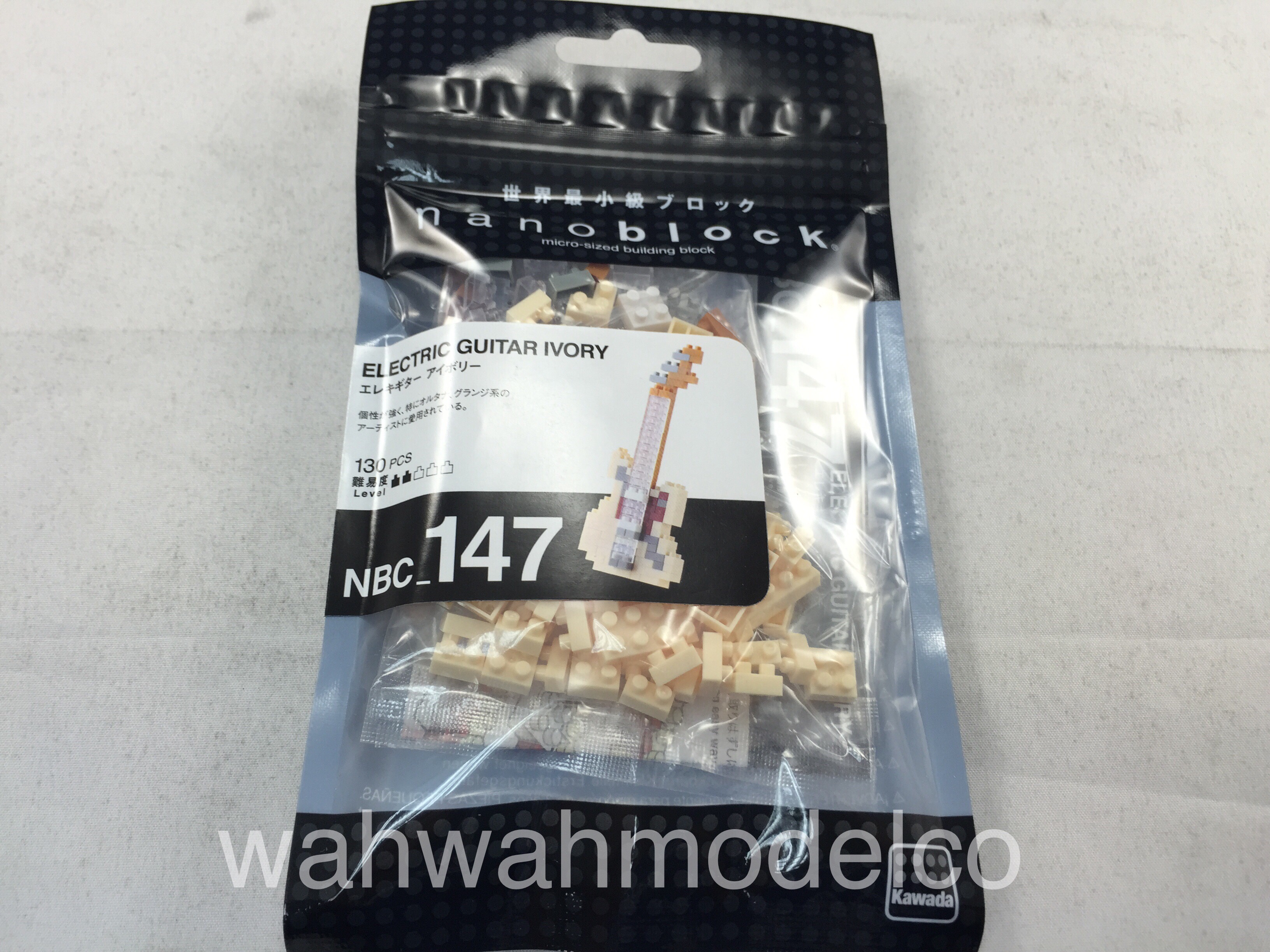 Kawada NBC-147 Nanoblock Electric Guitar Ivory - WAH WAH MODEL SHOP