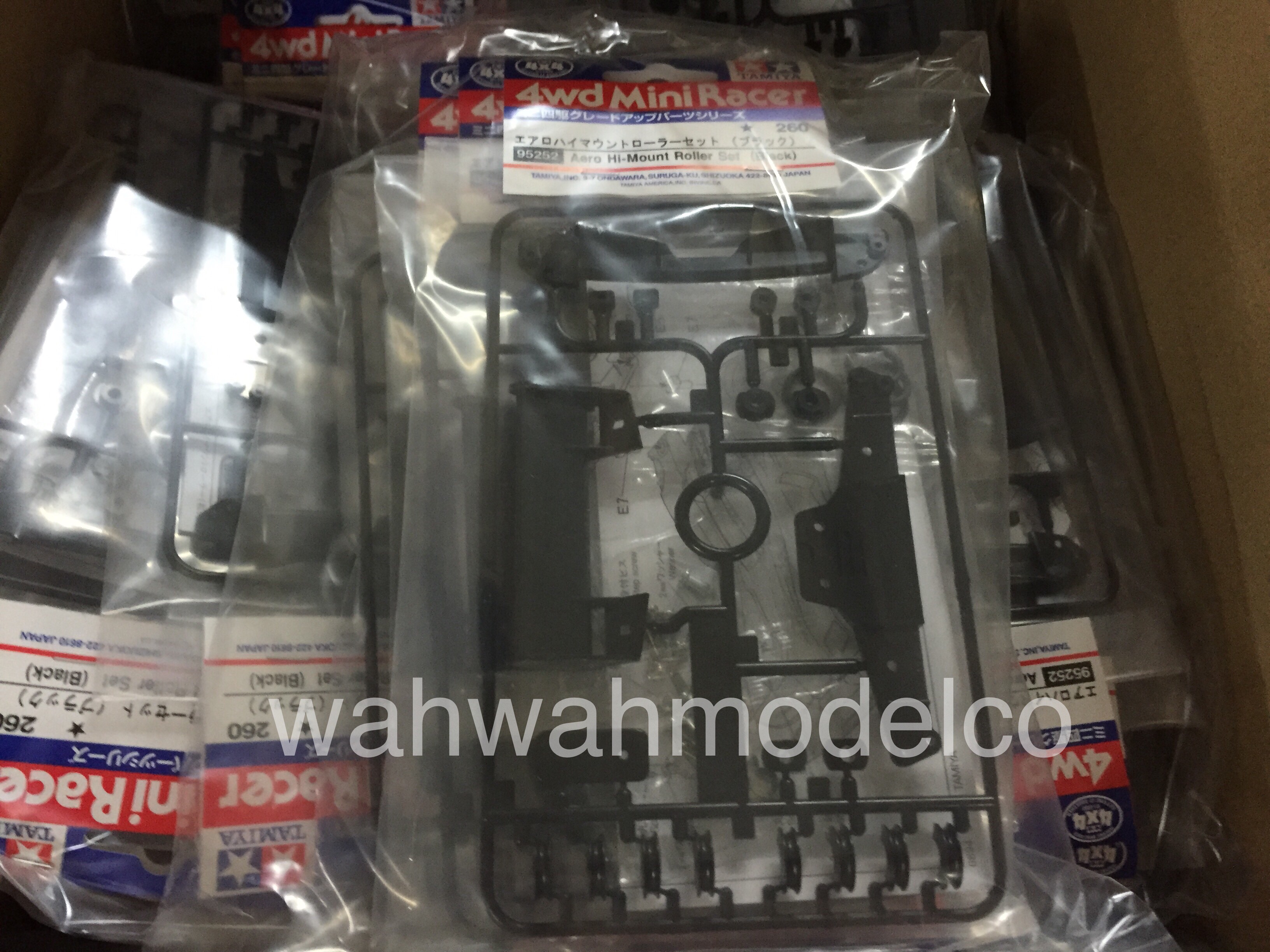 Tamiya 95252 1/32 Mini 4WD JR Aero Hi-Mount Roller Set (Black) - WAH ...