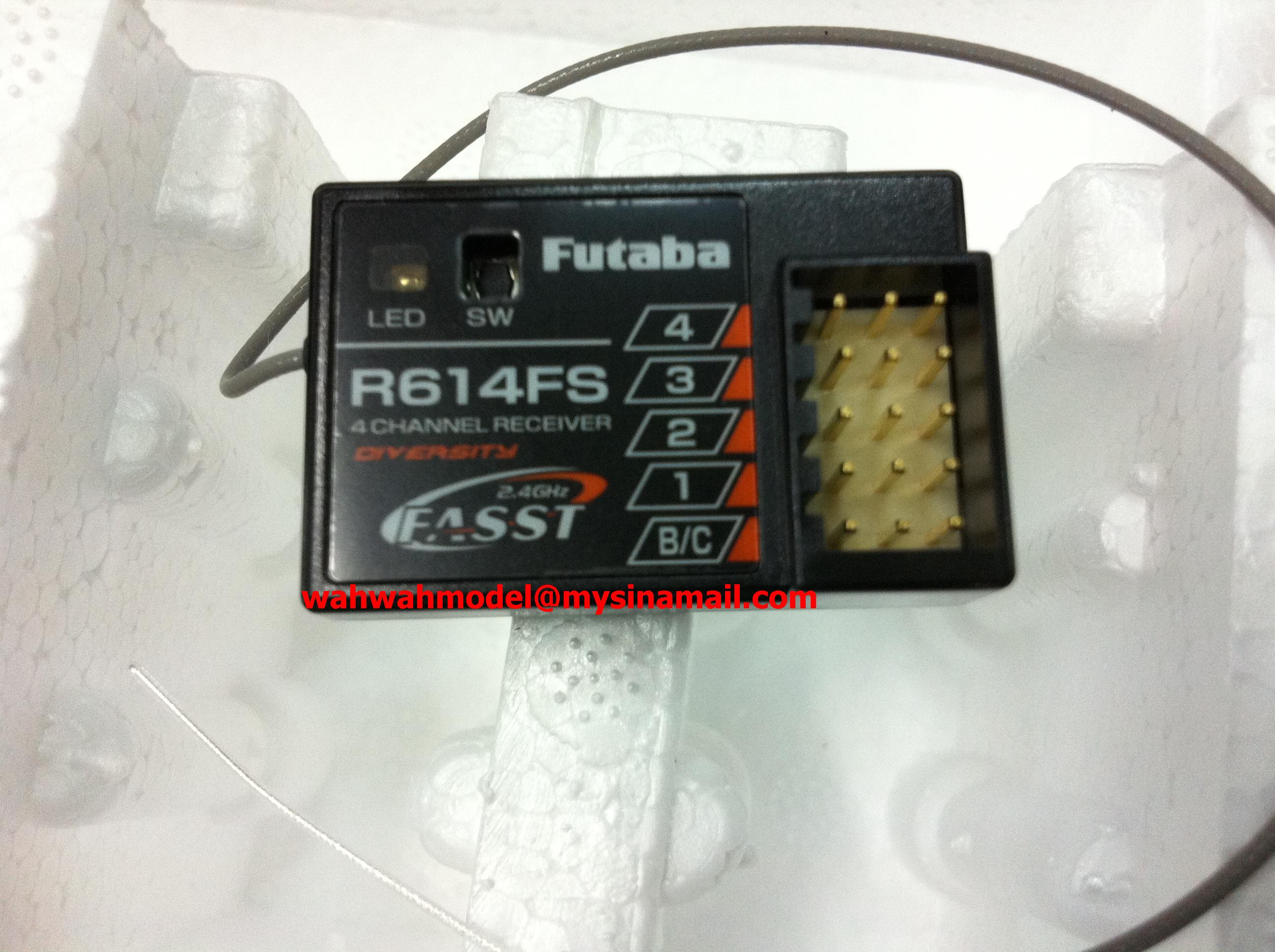 Futaba 4PKS 4-channel Tramsmitter 2.4Ghz w/ R614FF x1