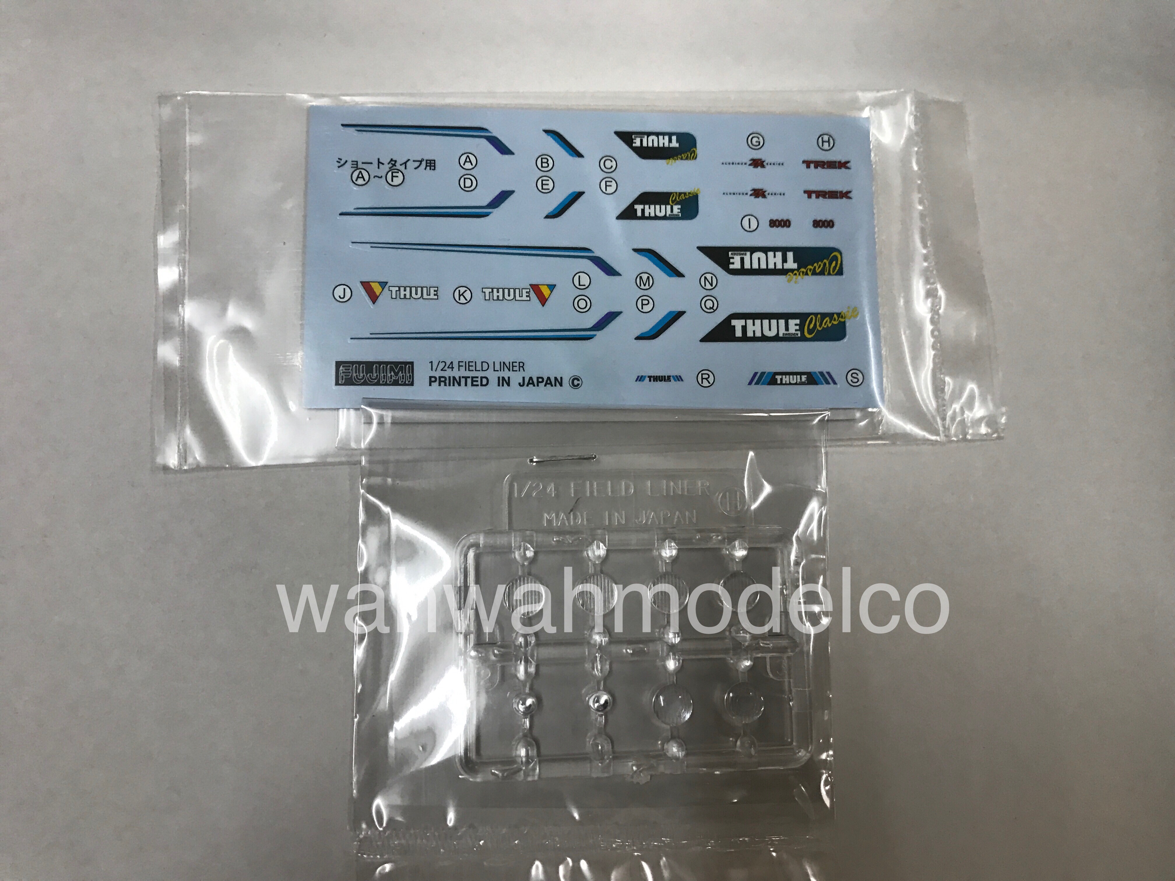 Fujimi GT07 110424 Garage & Tool Series Roof Box & Trek Bike 1/24 Scale Kit