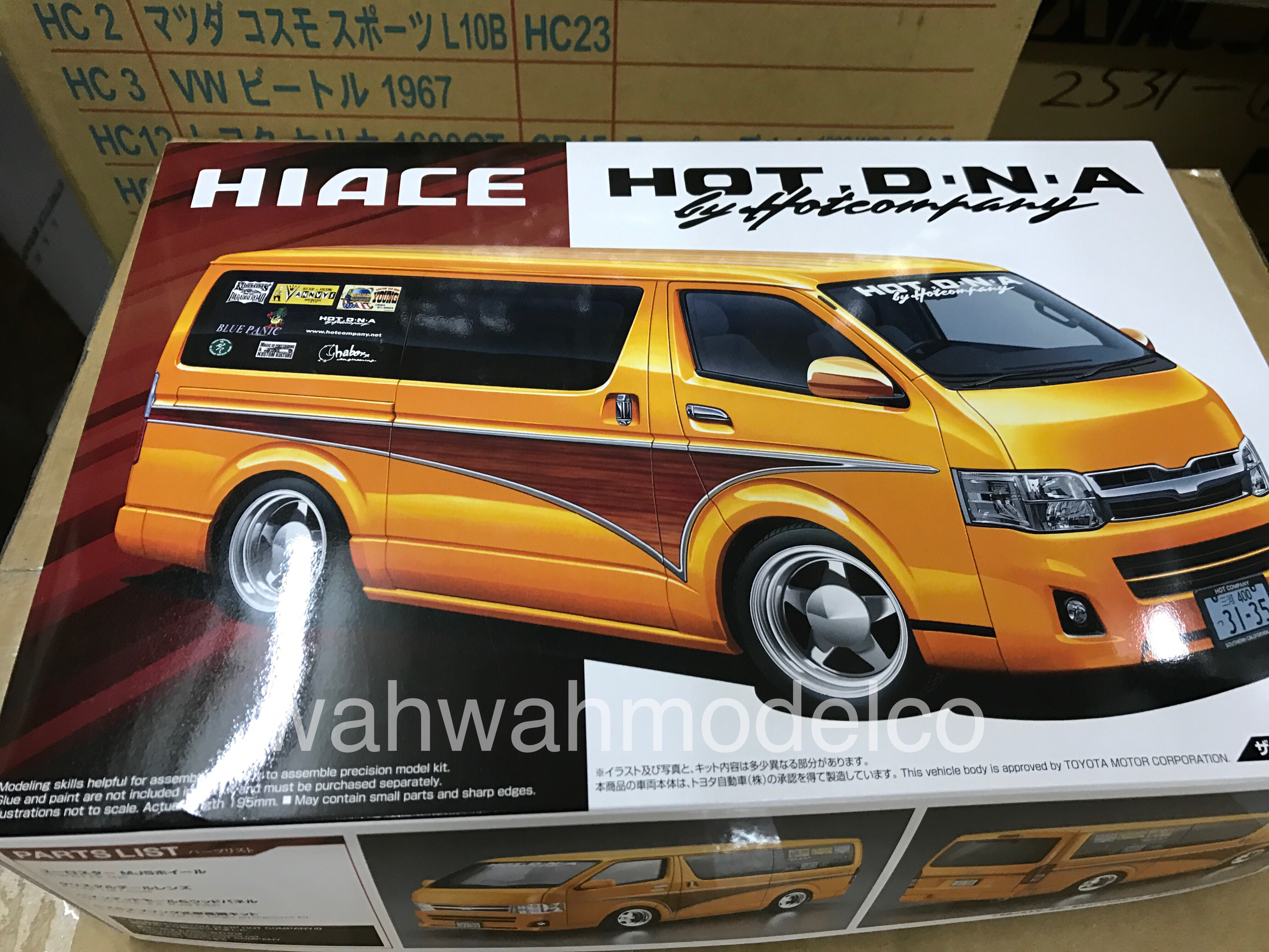 Aoshima 52372 Hot Company TRH200V HIACE '12 1/24 scale kit