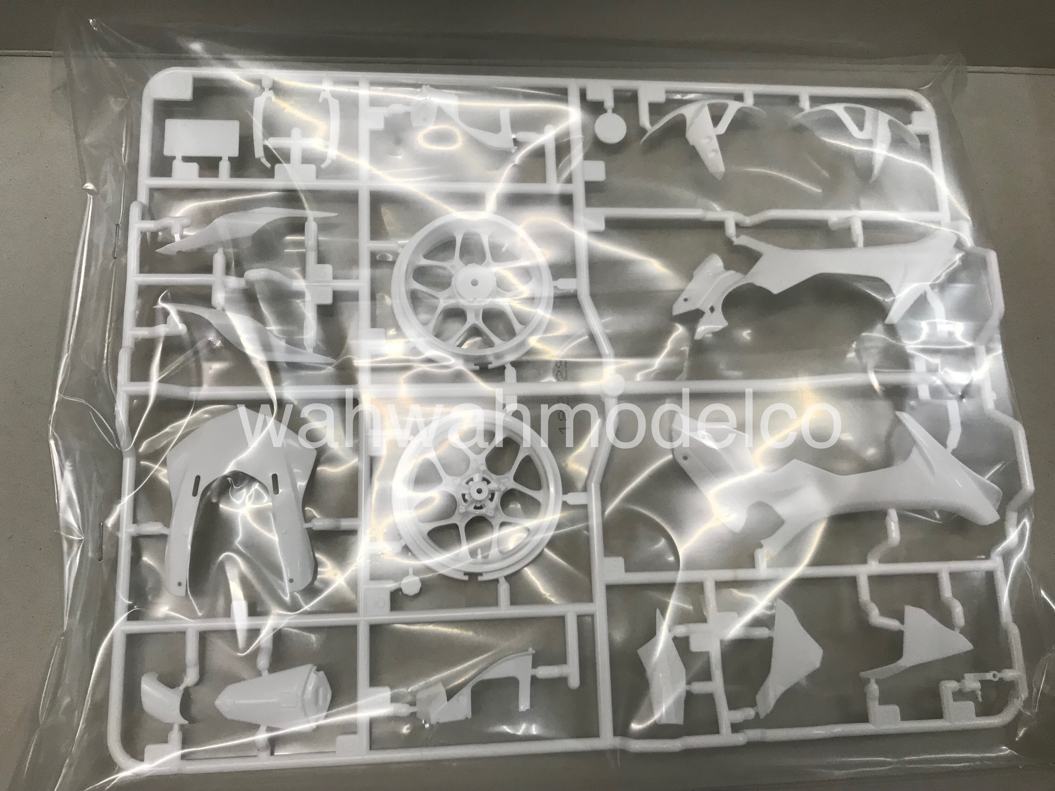 Tamiya 14133 1/12 Scale Model Super Bike Motorcycle Kit Yamaha YZF-R1 M R1M