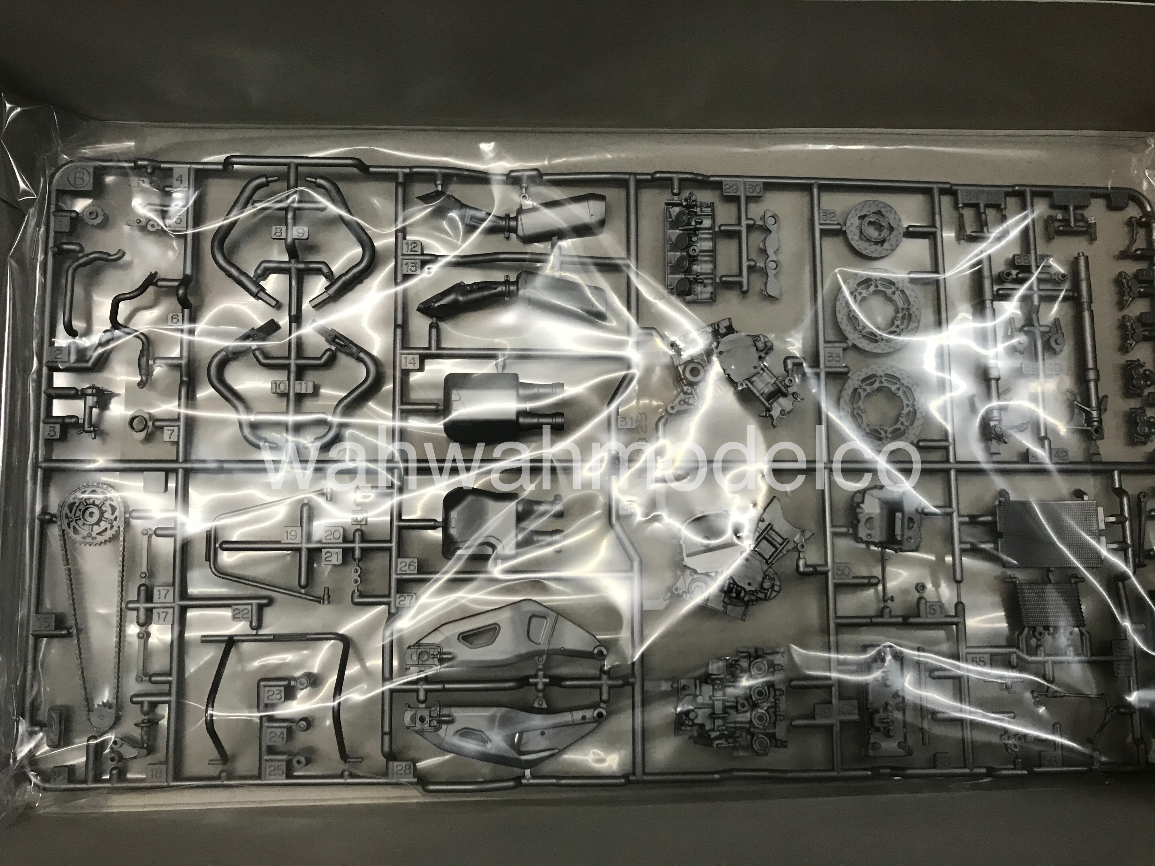 Tamiya 14133 1/12 Scale Model Super Bike Motorcycle Kit Yamaha YZF-R1 M R1M