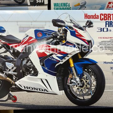 Tamiya 14141 1/12 Model Kit Honda CBR1000RR-R Fireblade SP 30th Anniversary